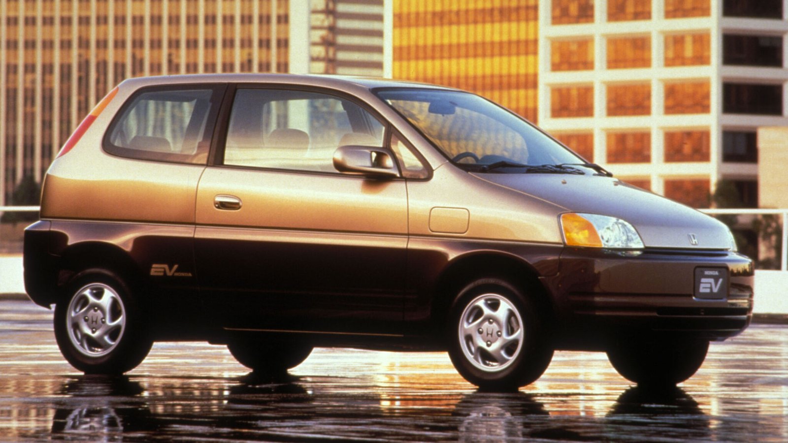 Vintage Electric Cars: Rediscovering the Pioneers of the Past